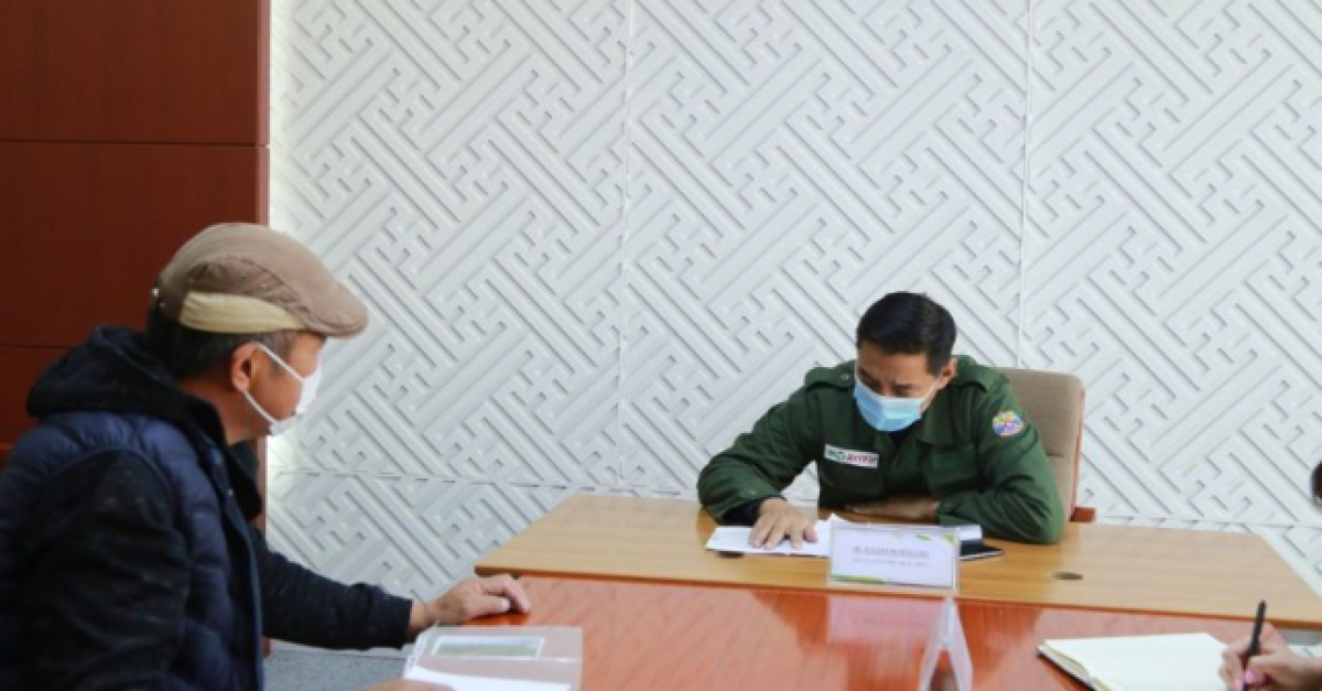 Хан Уул дүүргийн Засаг дарга Ж Алдаржавхлан иргэдтэй уулзаж тулгамдсан асуудлыг шийдвэрлэн