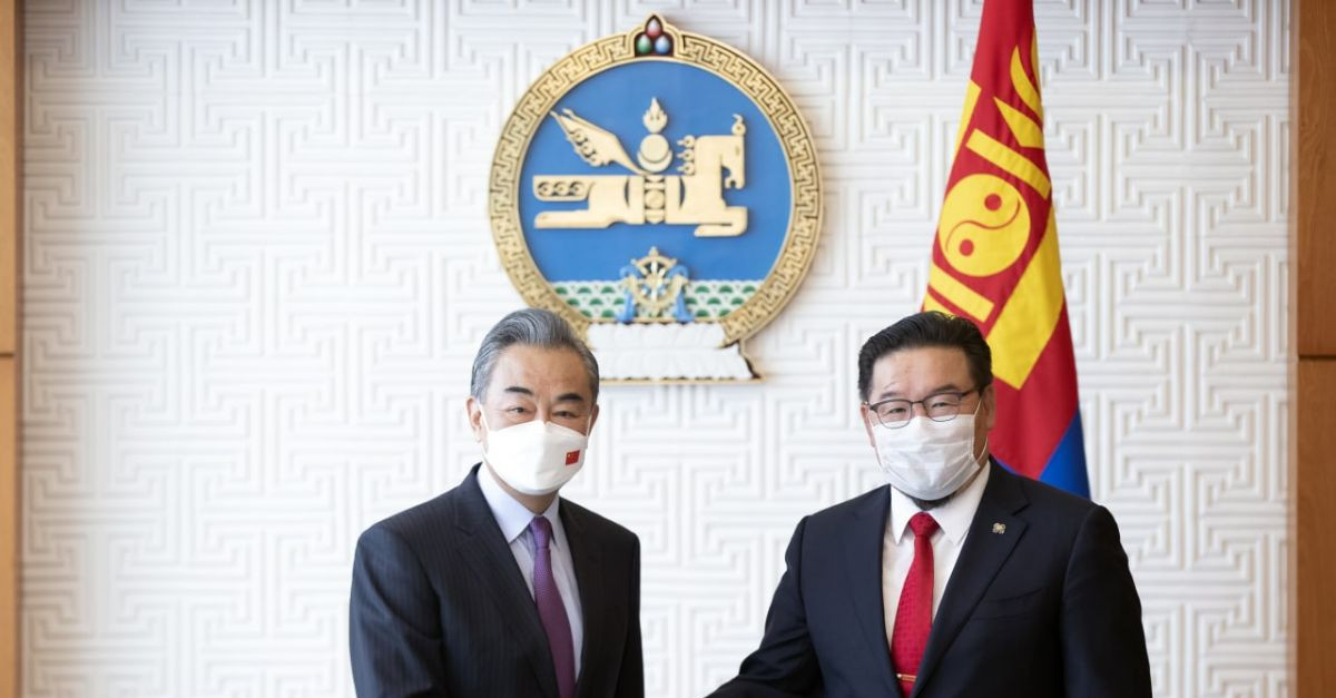 Улсын Их Хурлын дарга Г Занданшатарт БНХАУ ын Төрийн зөвлөлийн гишүүн Гадаад хэргийн сайд Ван И